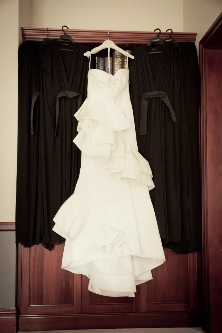 {Real Wedding} Greer Campbell & Lachlan Chrystal - Modern Wedding